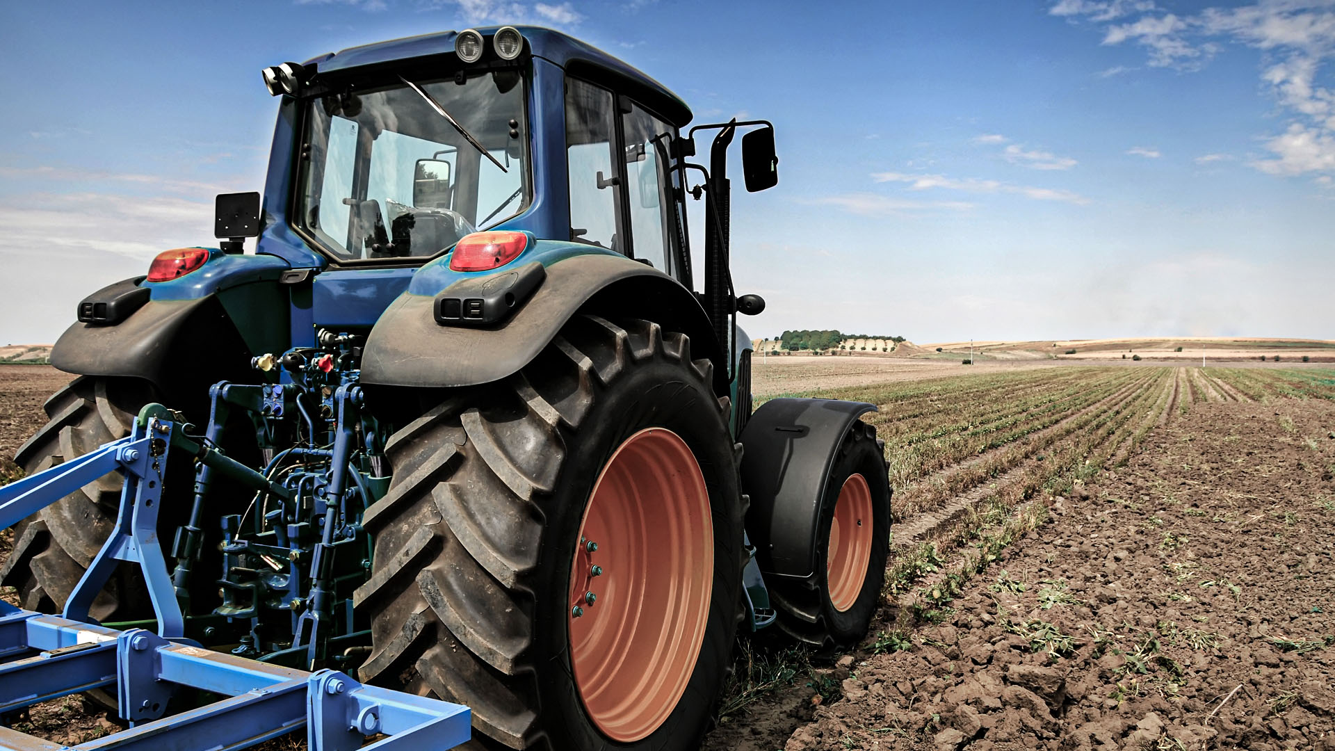 Choosing the Right Pneumatic Tread Pattern for Construction Sites